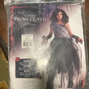 Gothic Prom Queen